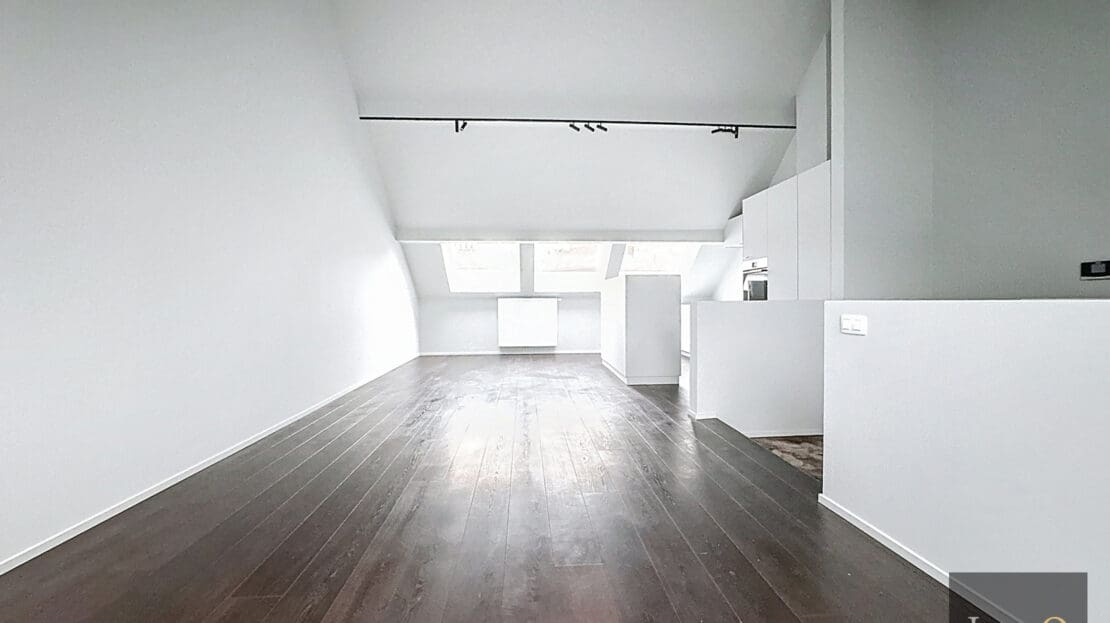 Flat for rent 2 bedrooms 174 m², 2100 € | Immoexpat